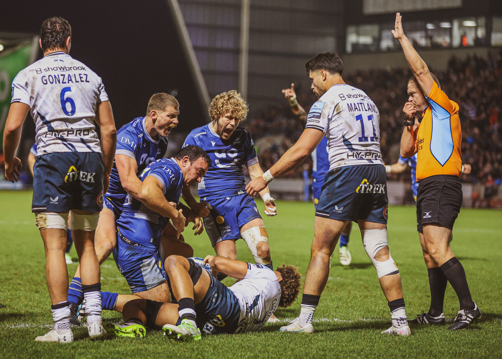 SCRUM-HALF WARR SIGNS NEW SHARKS DEAL | Sale Sharks